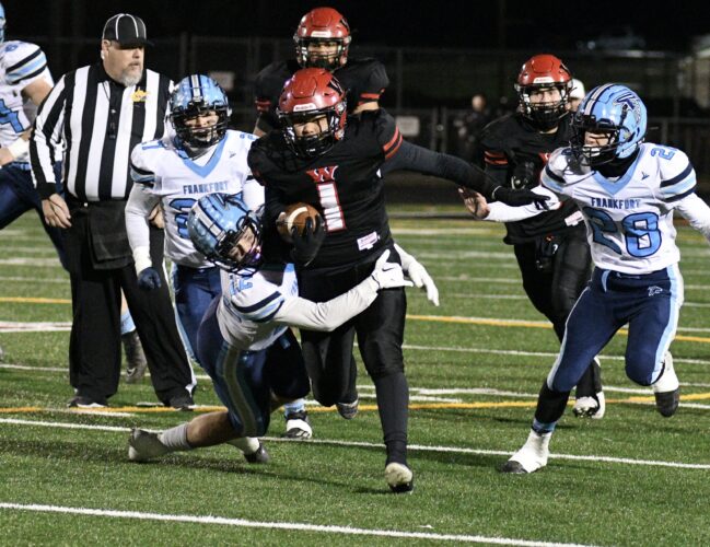 Red Riders win a playoff thriller | News, Sports, Jobs - The Herald Star